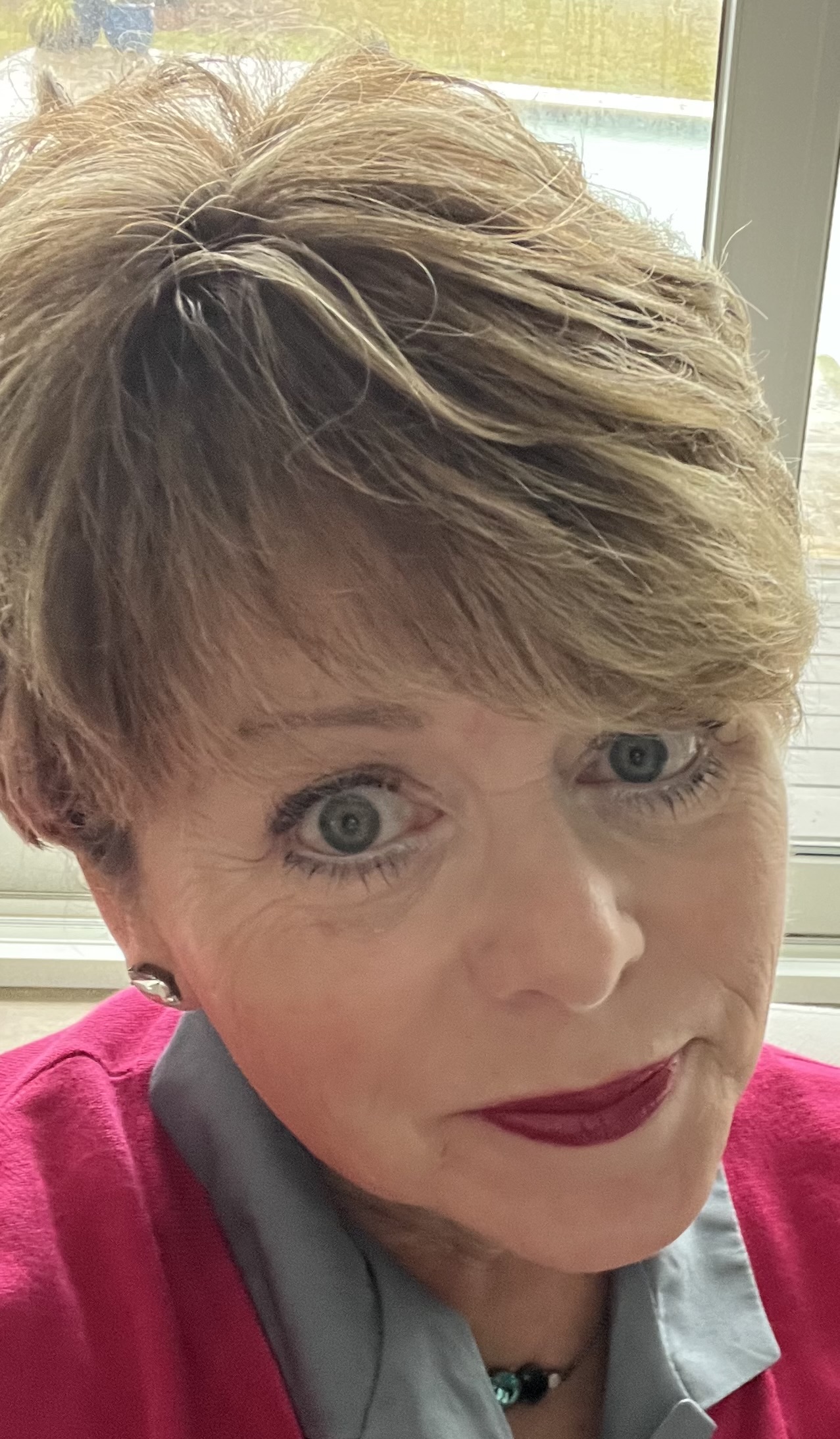 Elizabeth Hennings – Trumpettes USA, Inc.